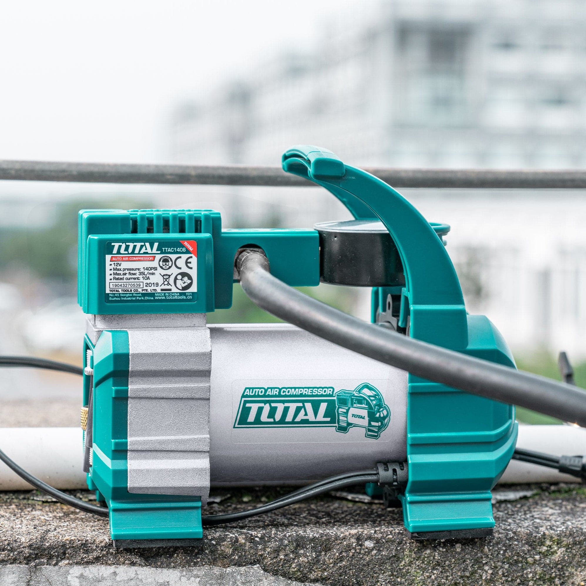 Compresor de Aire para Auto 12V Total Tools | 140 PSI, 35L/min